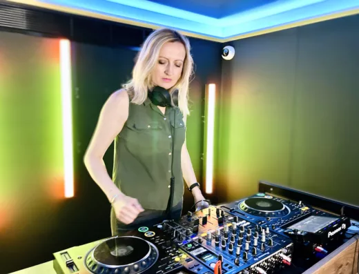 Laydee V - RubyLemon